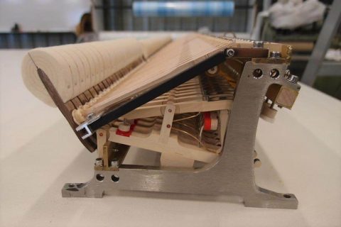 La mécanique du piano. l'attrape, le chevalet, l'échappement, le marteau