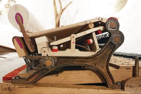 La mécanique du piano. l'attrape, le chevalet, l'échappement, le marteau